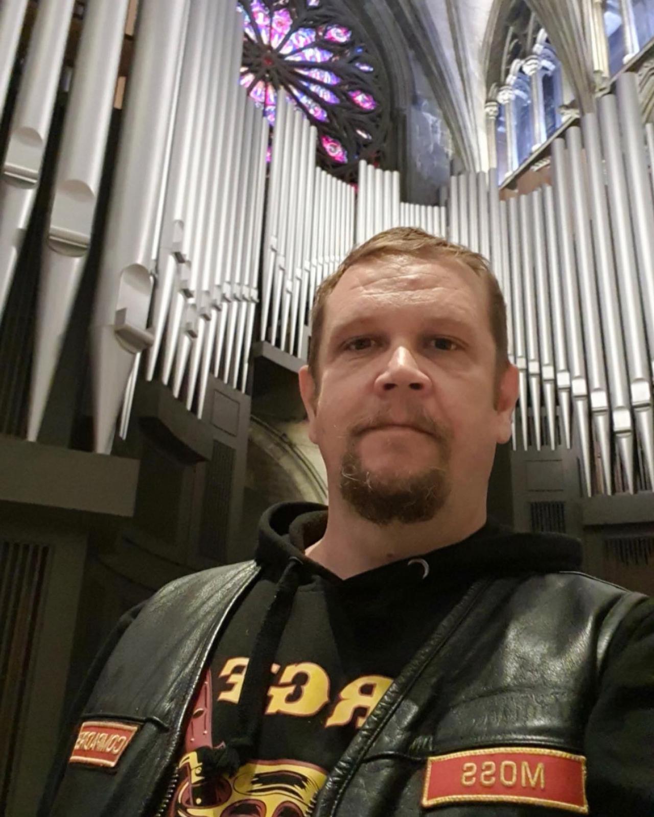 Compadres MC Moss on sightseeing in Trondheim before the Chicanos ...