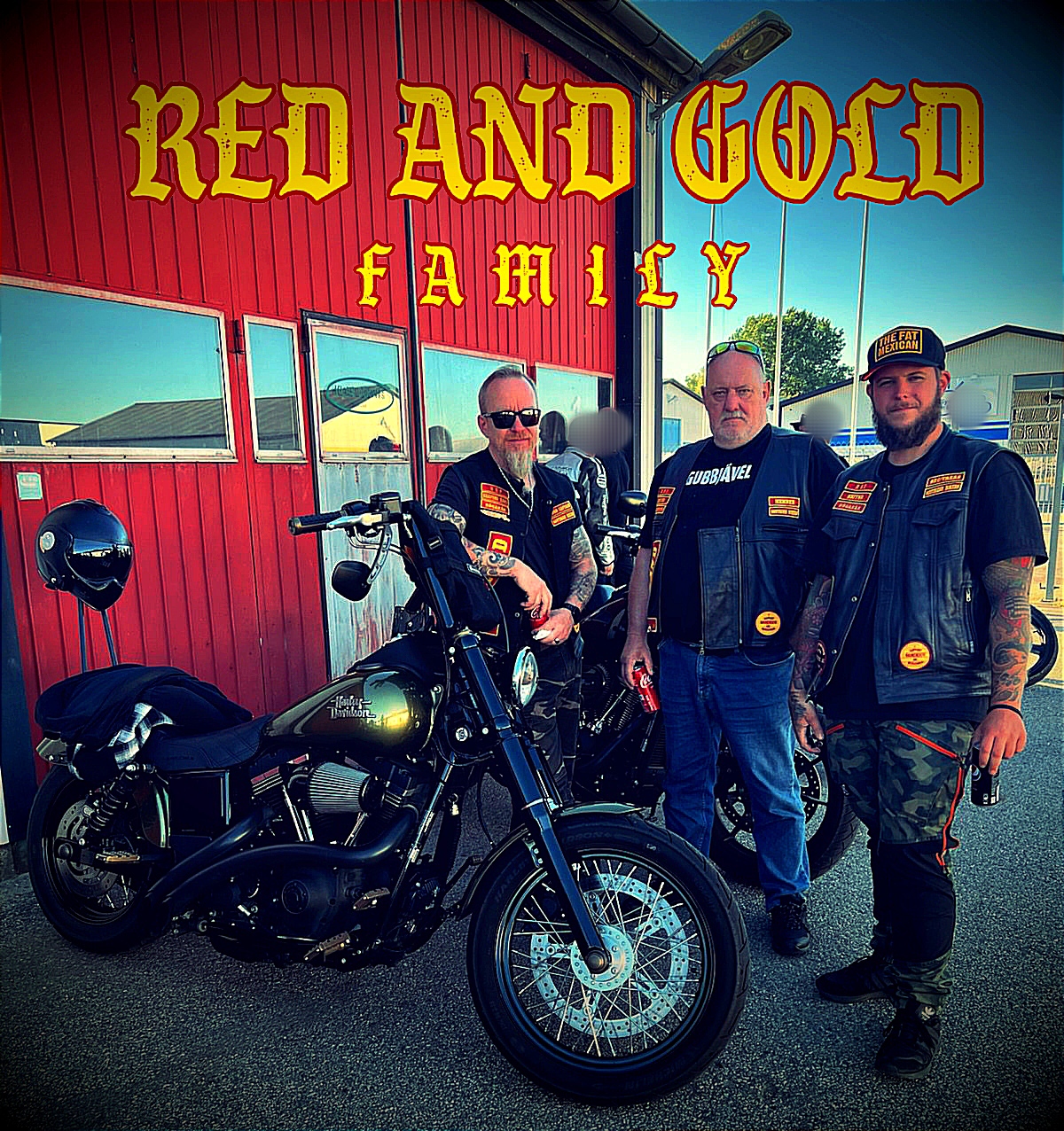 RED AND GOLD FAMILY – Red and Gold Family